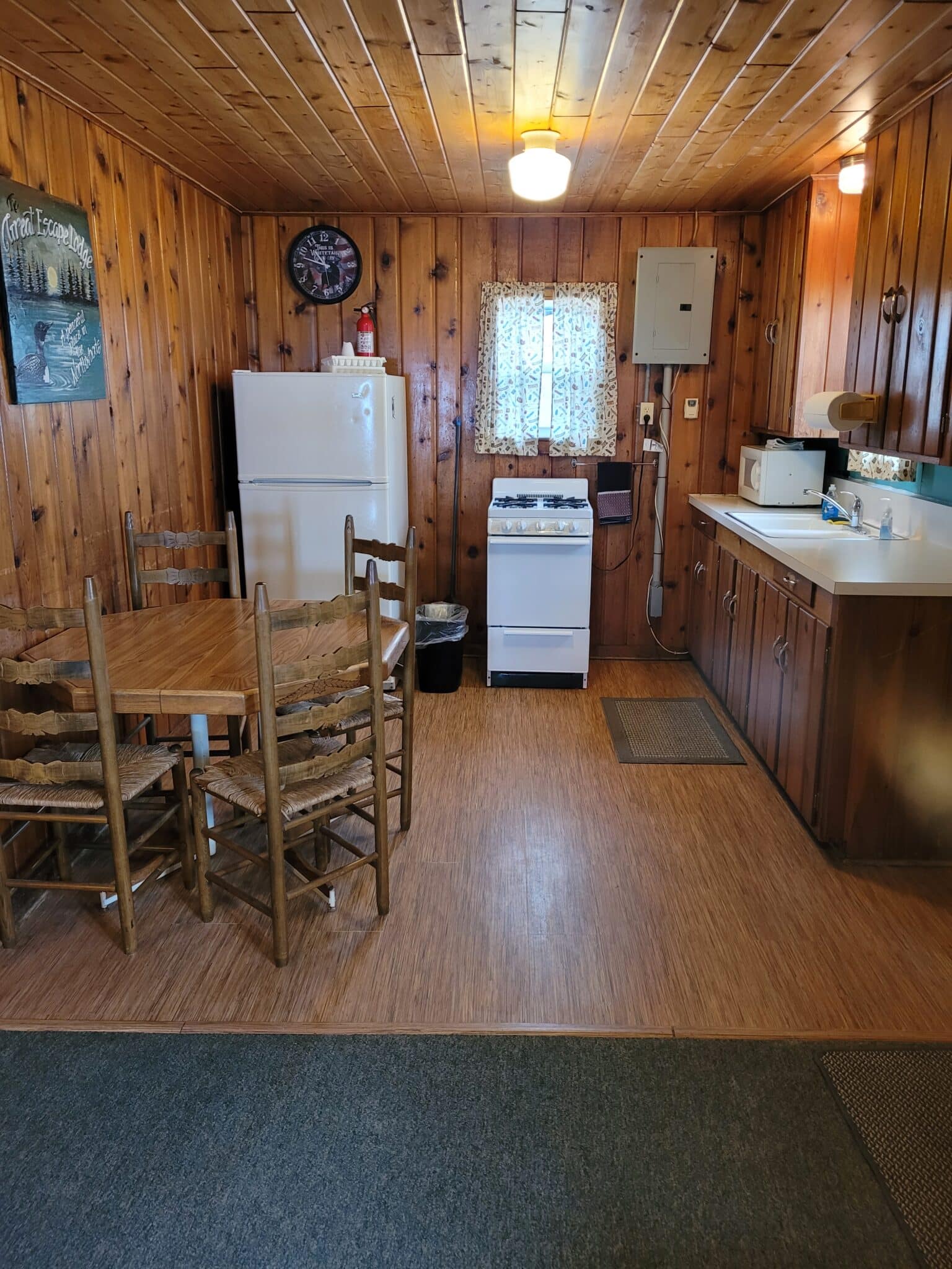Great Escape Bar & Grill Phelps, WI | Food | Cabin Rentals